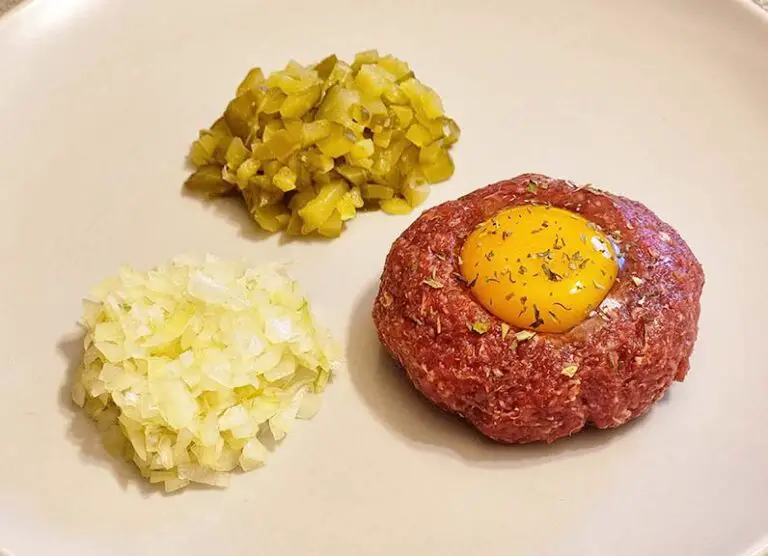 How To Serve And Eat Beef Tartare (Quick Tatar Recipe) - Toast 'n Fry