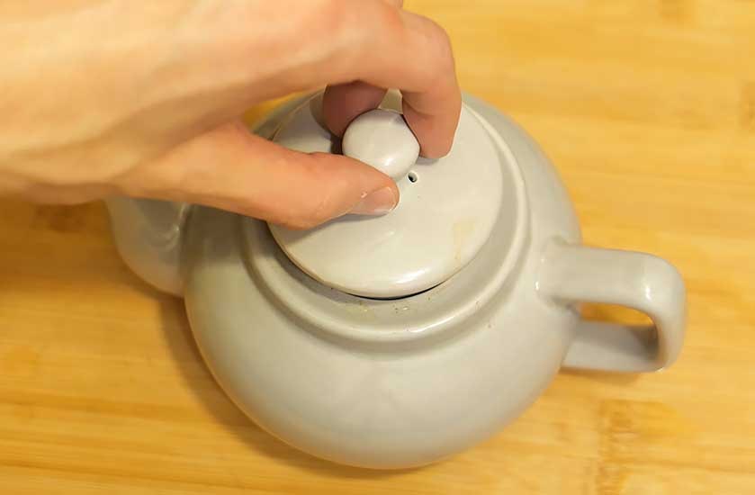 How To Prepare Yerba Mate With Just a Teapot (No Strainer!) - Toast 'n Fry